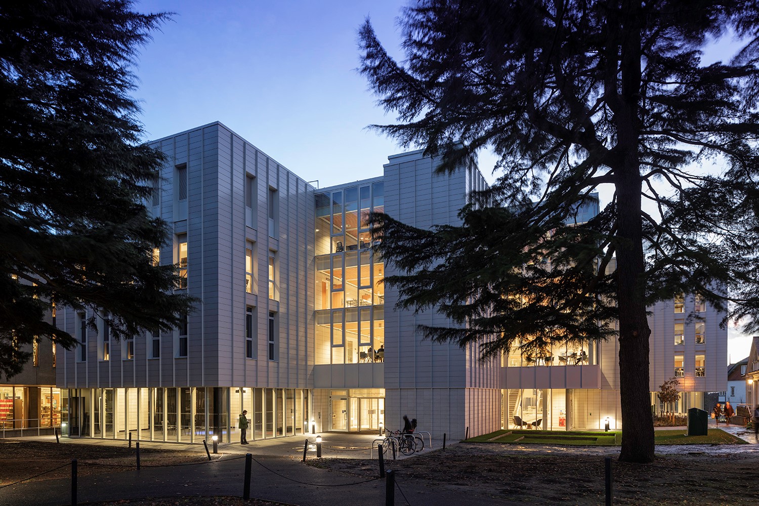 Nottingham University Teaching and Learning Hub | CLT, Glulam & Hybrid ...